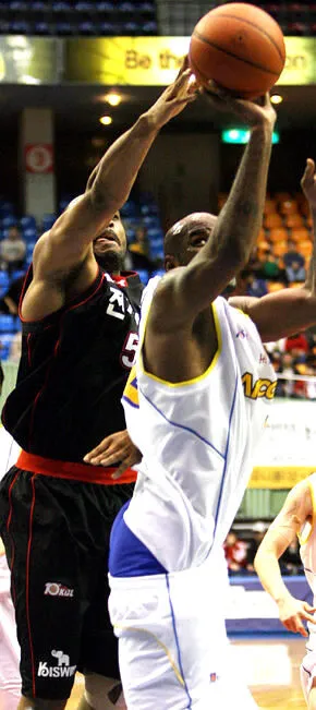 2위 다툼 LG·KTF로 압축