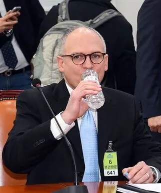 GM presses Korean government on foreign investment zones, due diligence ...