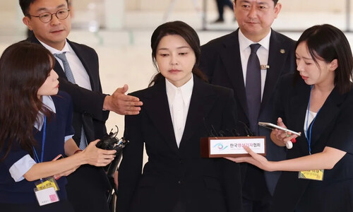 [Editorial] The ex-first lady and president doth protest too much