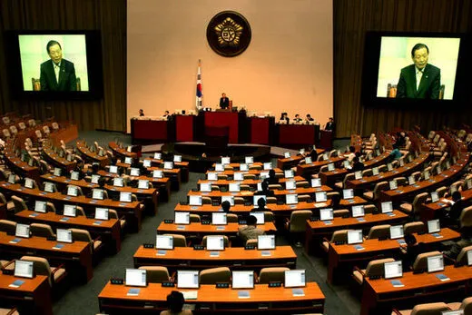 7 out of 10 Koreans distrust government officials