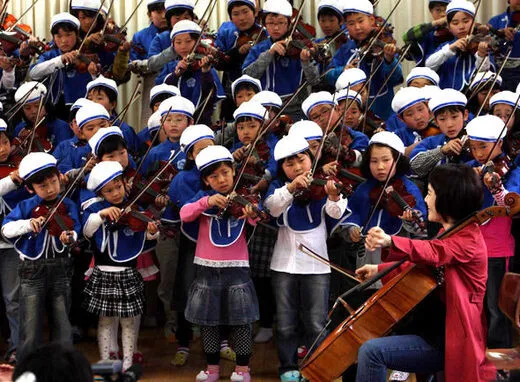 [Photo] Little hopes with famous cellist