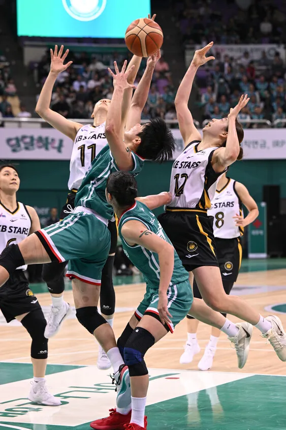 박지수 없어도 끄덕없다…WKBL, KB스타즈 개막전 승리