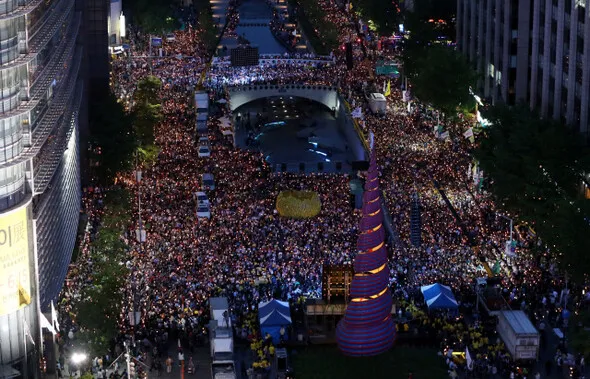 Citizens arrested at Sewol candlelight protests