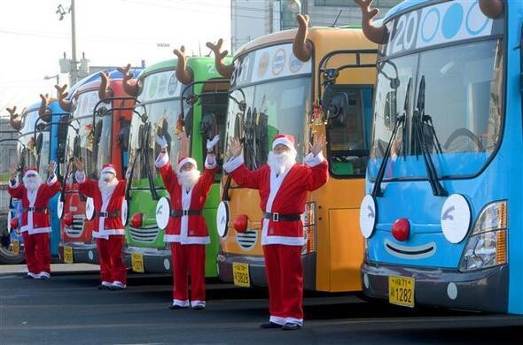 [Photo] Take the Rudolph bus