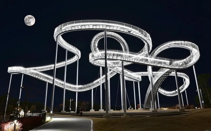 Pohang boasts Korea’s one and only walkable rollercoaster