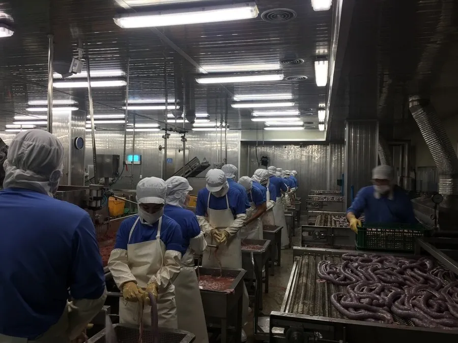 [Reportage] A county where, without foreigners, the factories would close