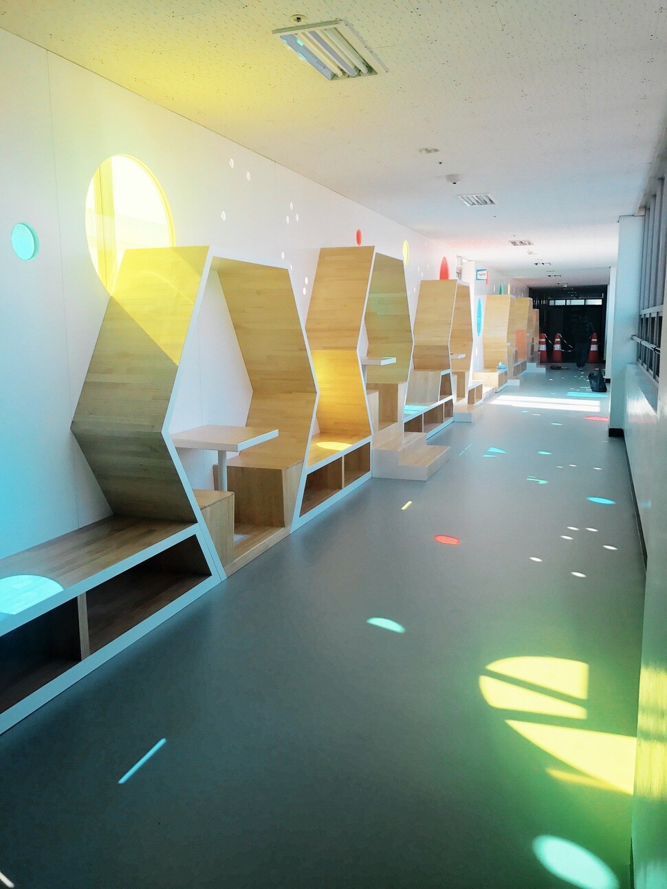 우주공간 인테리어 디자인