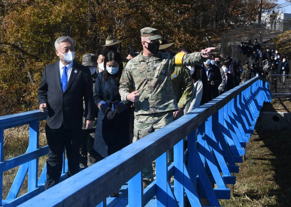 [Photo] Tourism to Panmunjom resumes after 13-month suspension