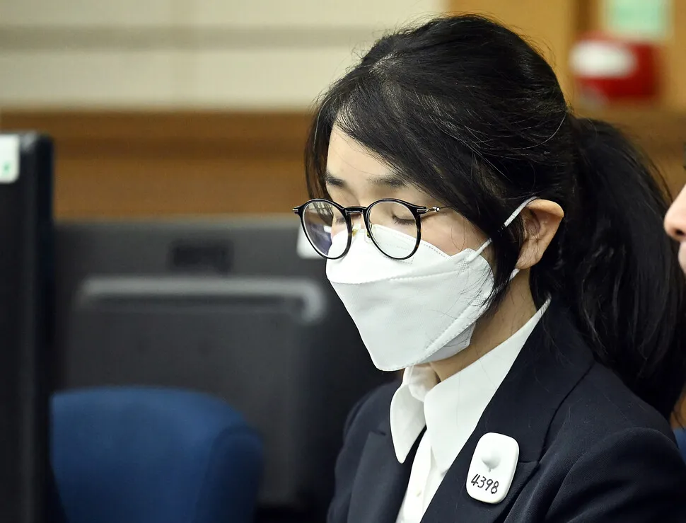 재판장 “직업 없는 게 맞습니까” 김건희 “무직입니다”